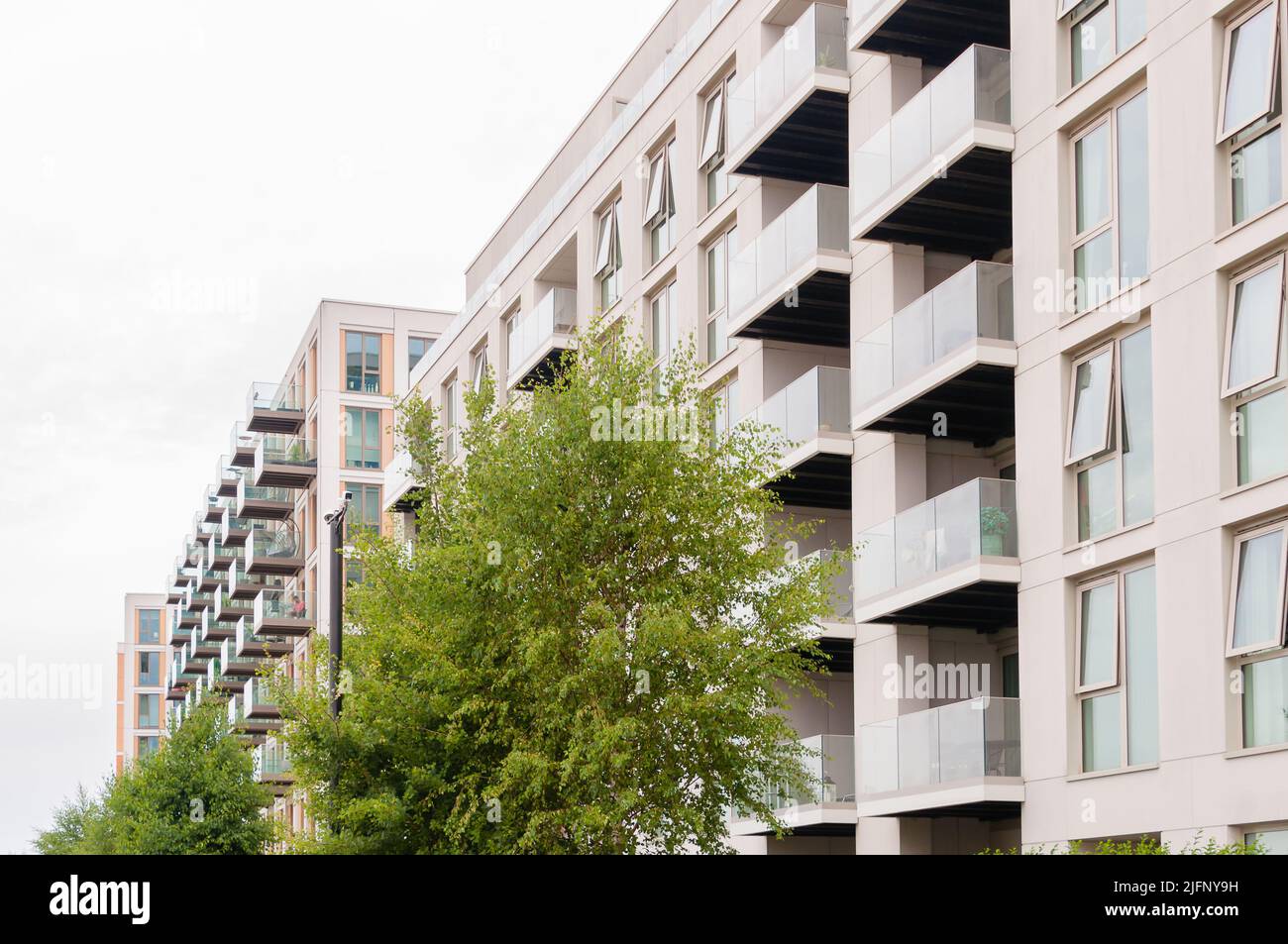 Riverscape Luxury new-build riverside apartments in Silvertown Stock ...