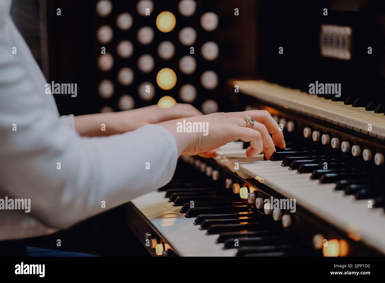 Female keyboards hi-res stock photography and images - Alamy