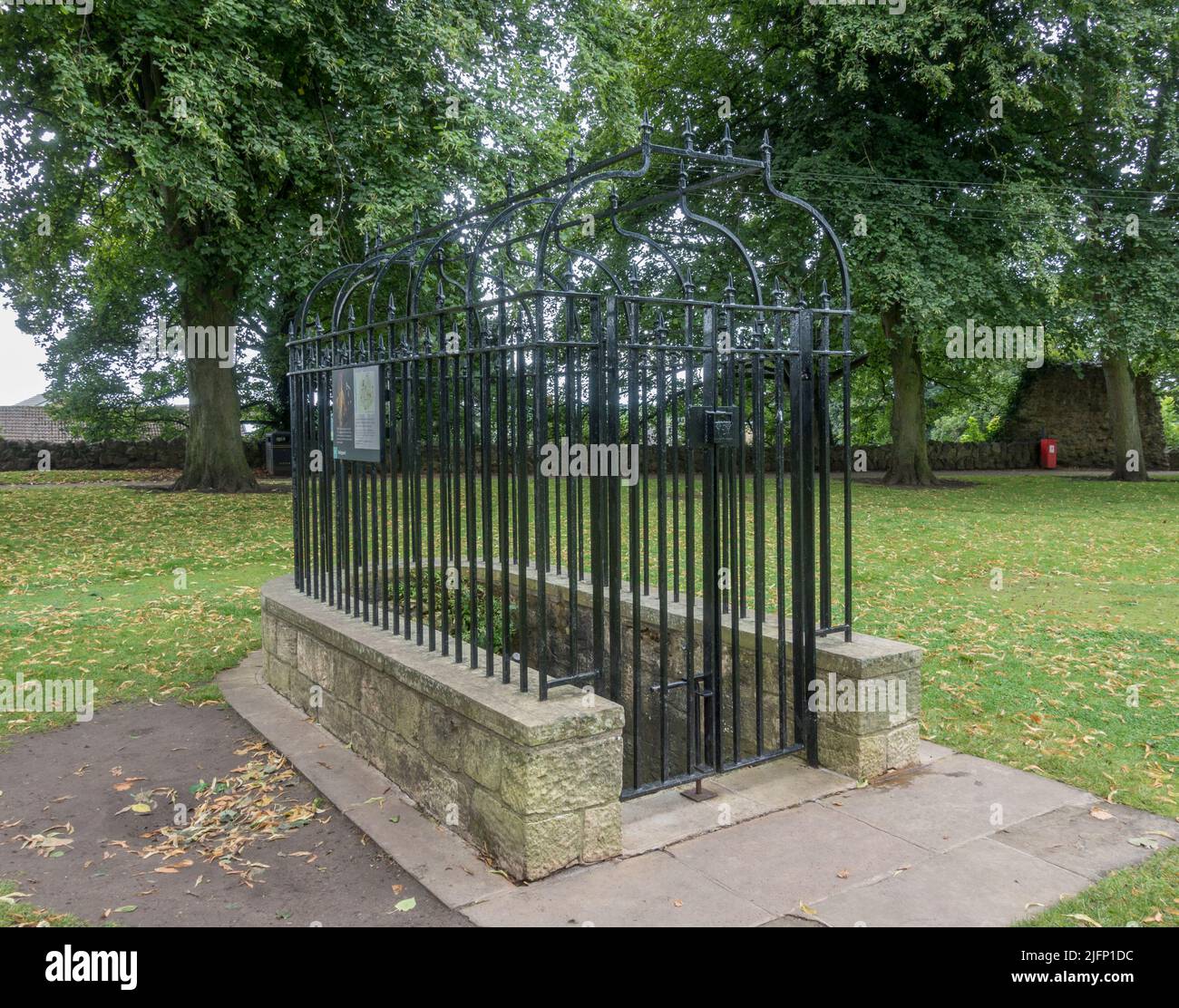 Sallyport knaresborough castle hi-res stock photography and images - Alamy
