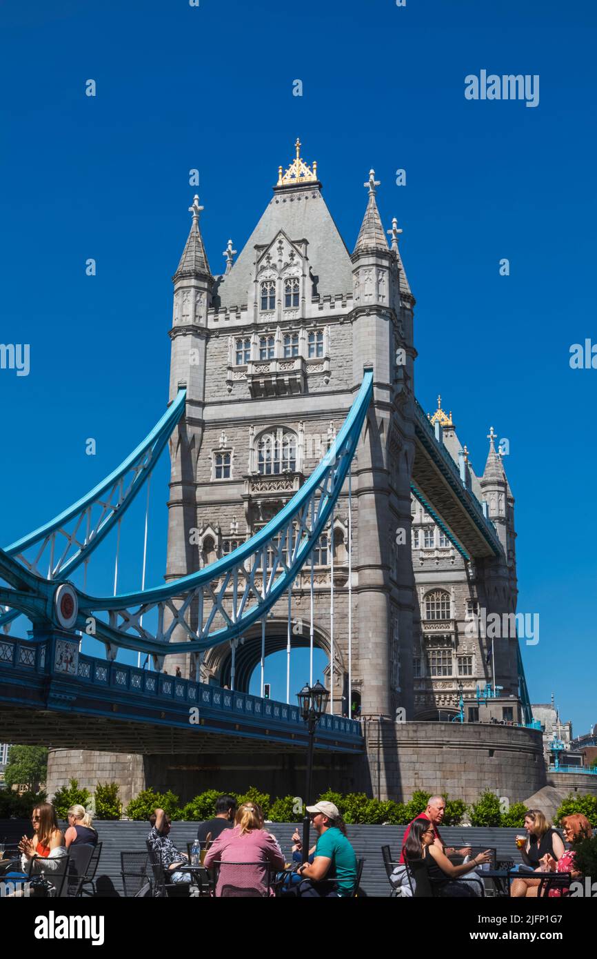 The bridges pub hi-res stock photography and images - Alamy