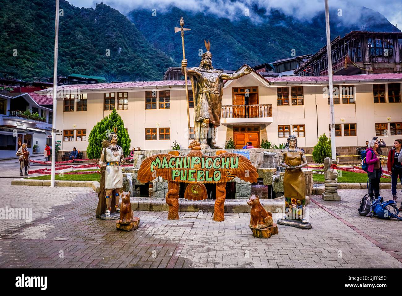Pueblo Machu Picchu, Peru Stock Photo - Alamy