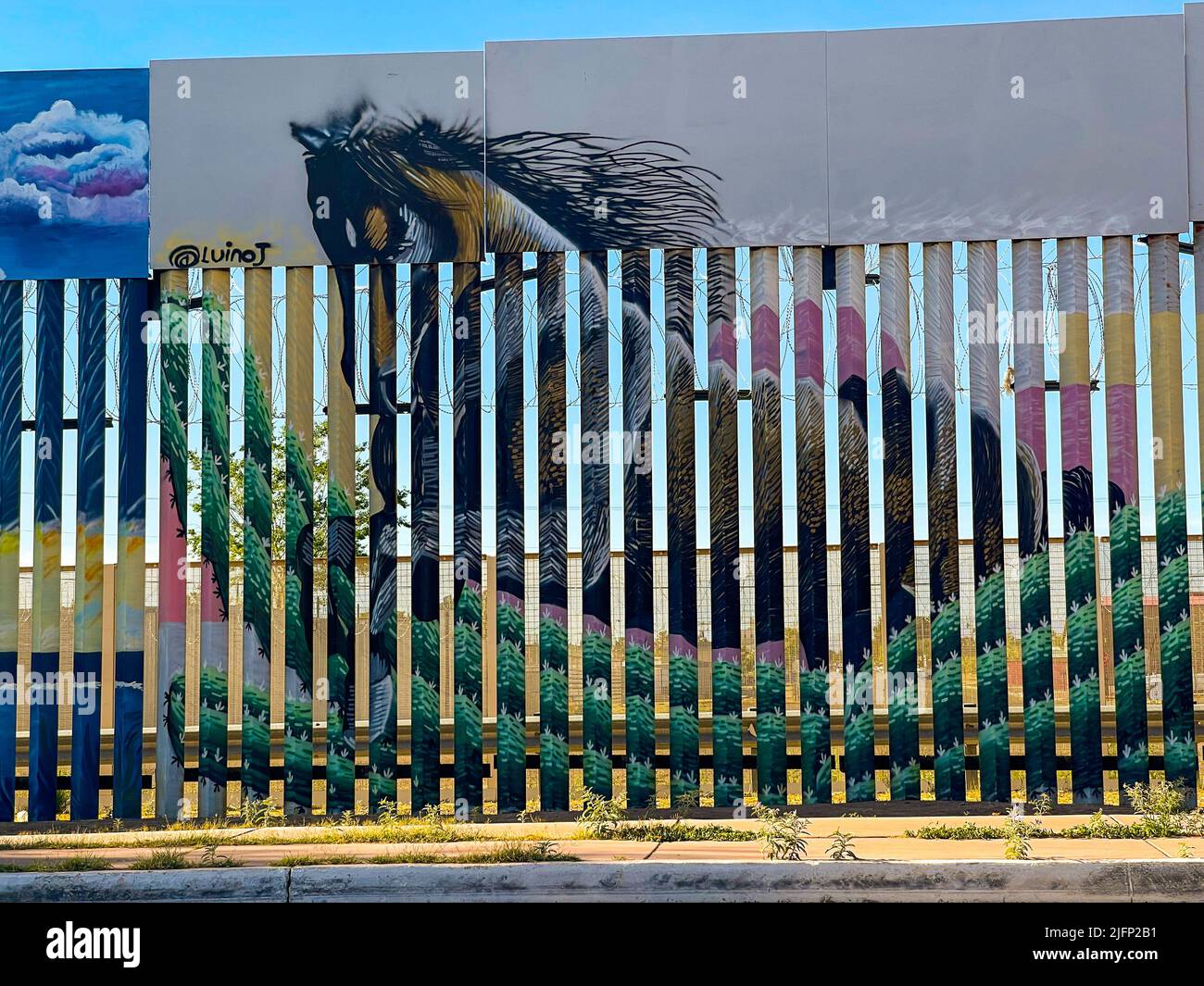 Mural on the border wall in Agua Prieta, Sonora, Mexico. Migration ...