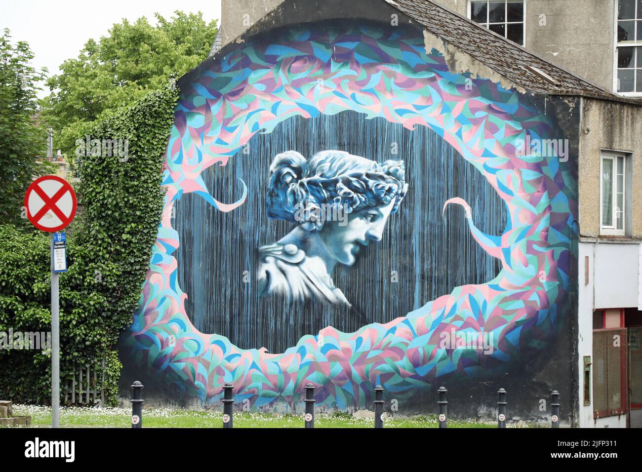 Limerick street art hi-res stock photography and images - Alamy