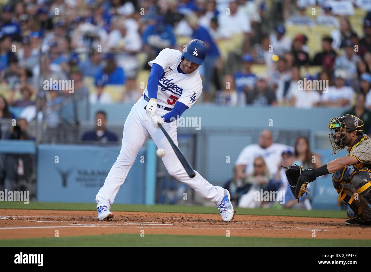 Los Angeles Dodgers first baseman Freddie Freeman (5) bats against the ...