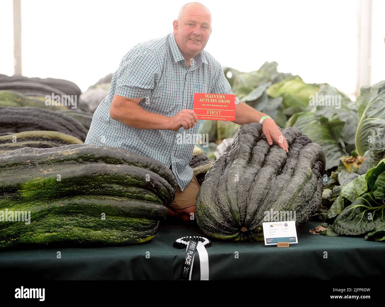 Giant marrow hi-res stock photography and images - Alamy