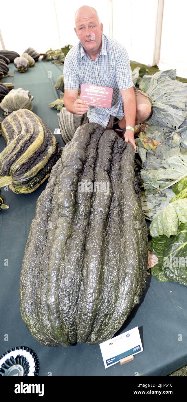 Vincent Sjodin with his new Guiness World Record winning heaviest ...