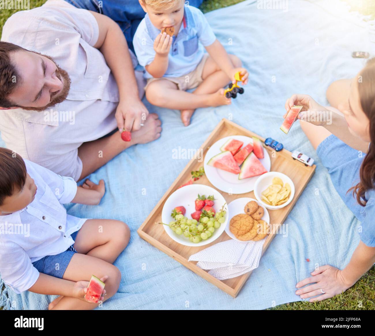 Enjoying picnic snack hi-res stock photography and images - Alamy