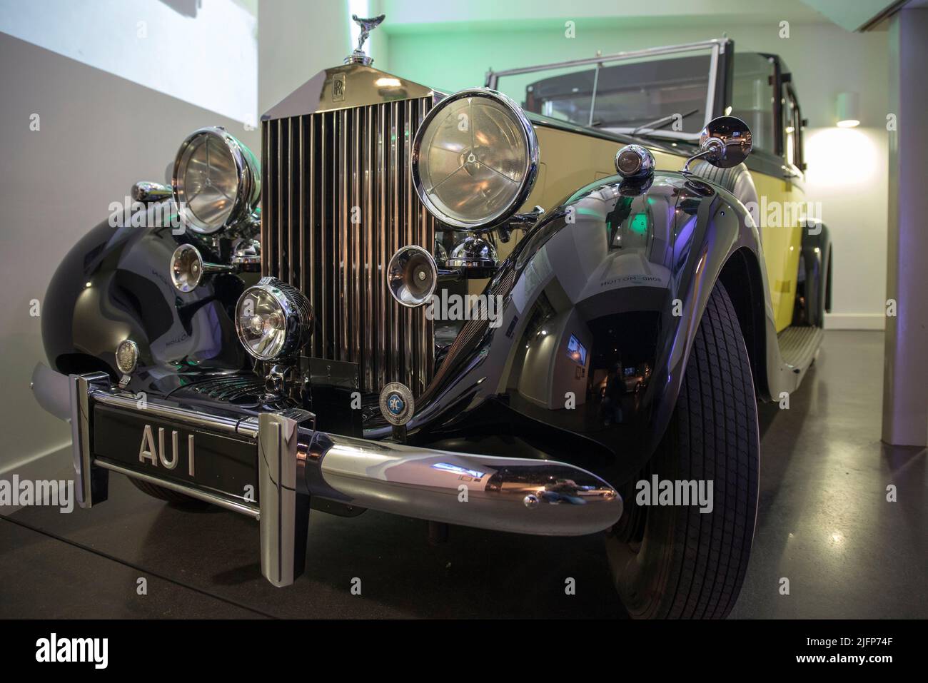 ROLLS ROYCE PHANTOM III - Goldfinger Stock Photo - Alamy