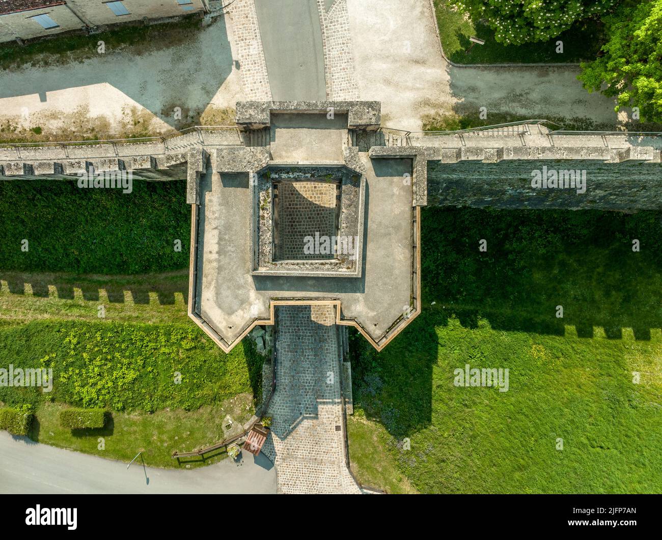 Octagonal fort middle ages hi-res stock photography and images - Alamy