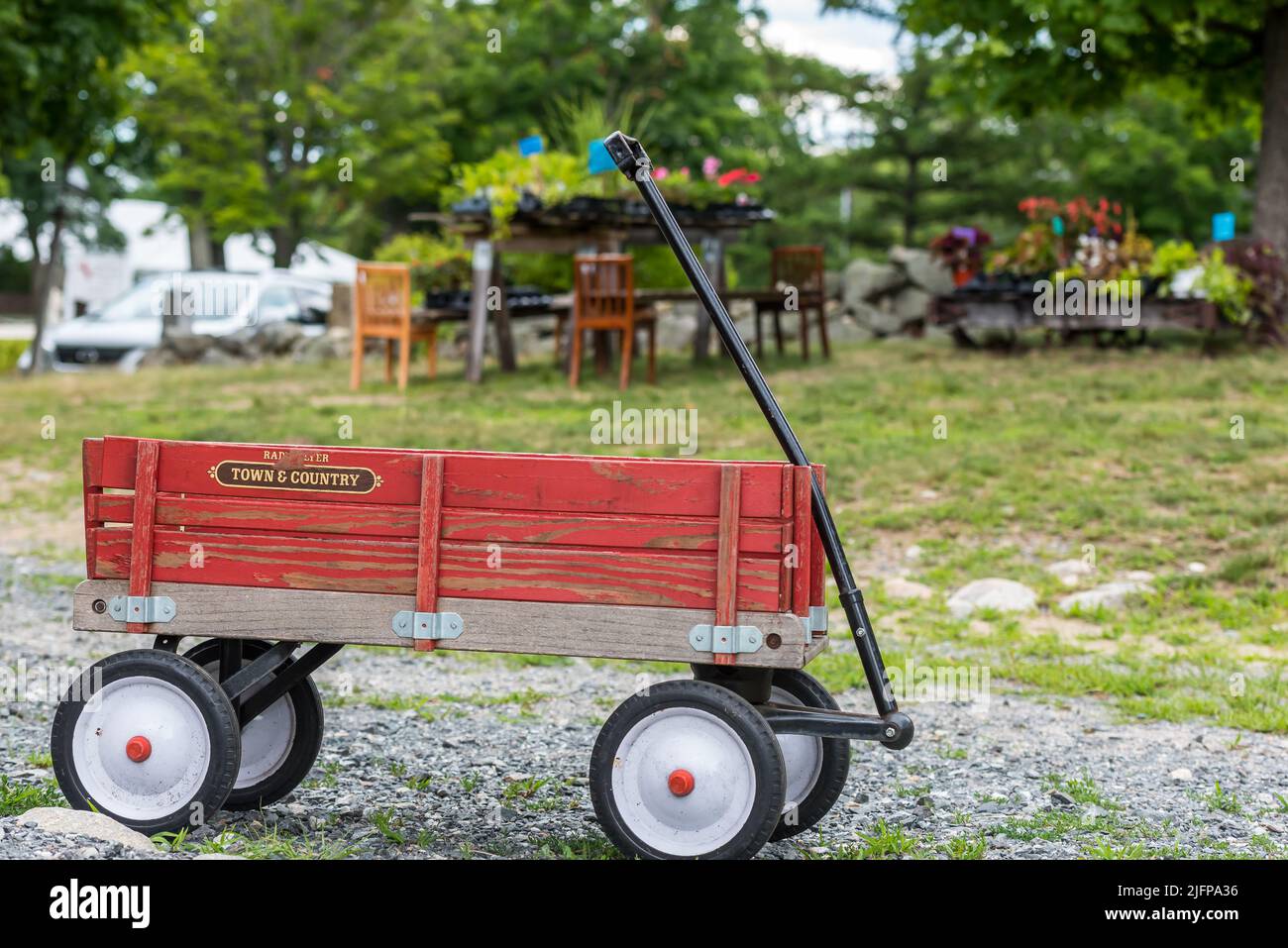 The Wayside Inn Old Barn Farm Stand Stock Photo - Alamy