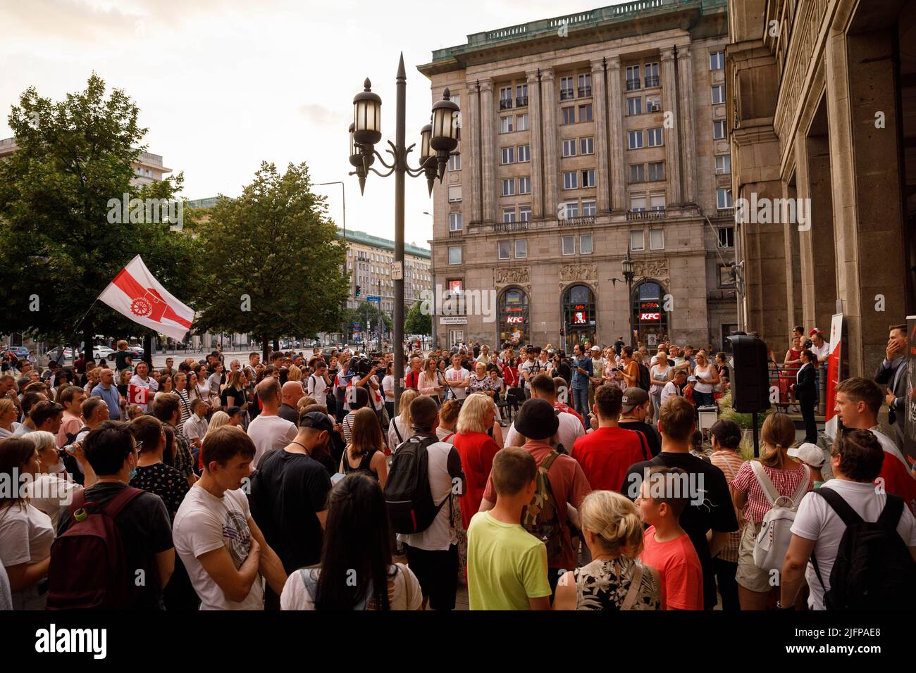 Members of Belarusian diaspora welcome the leader of Belarusian ...