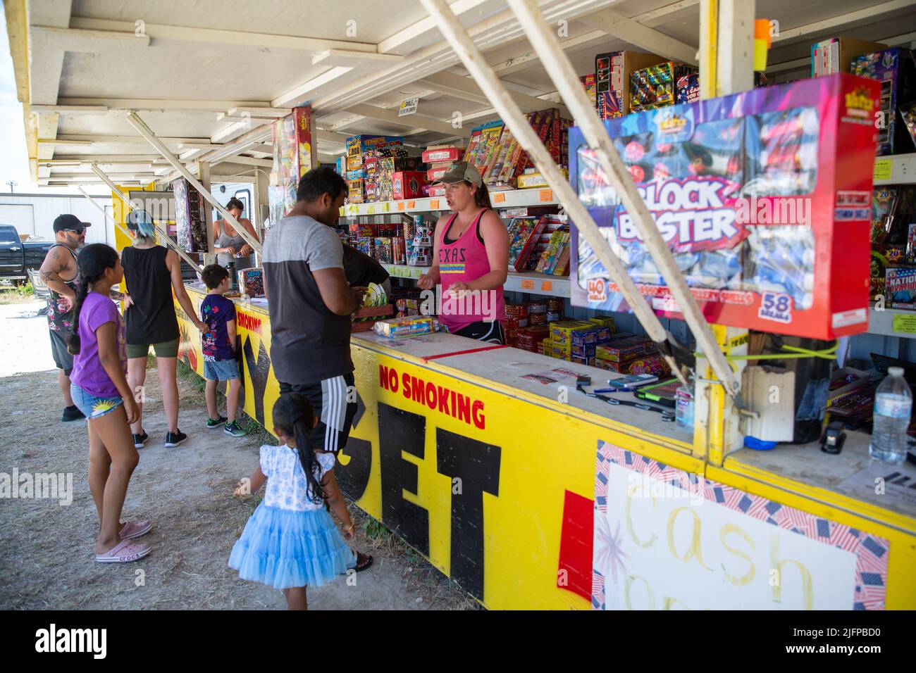 Jonestown, USA. 03rd July, 2022. Big-Tex Fireworks stand in Jonestown ...
