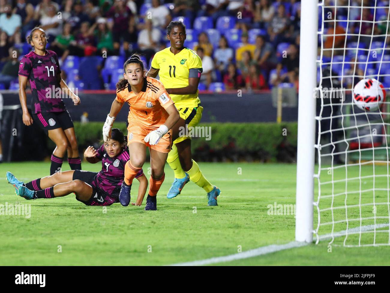 Soccer khadija shaw hi-res stock photography and images - Alamy