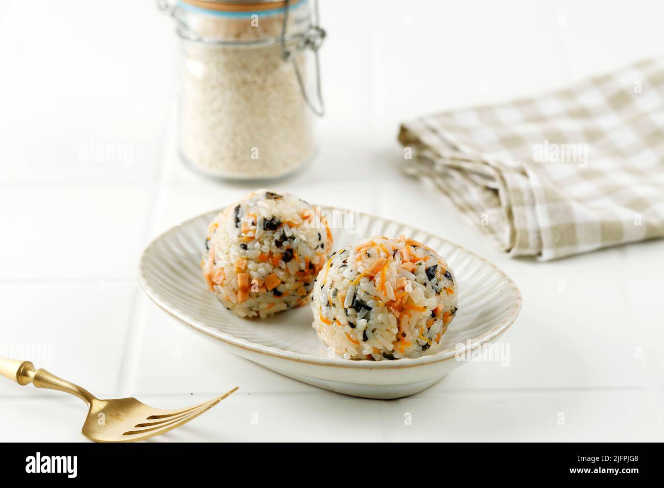 Korean seaweed rice balls hi-res stock photography and images - Alamy