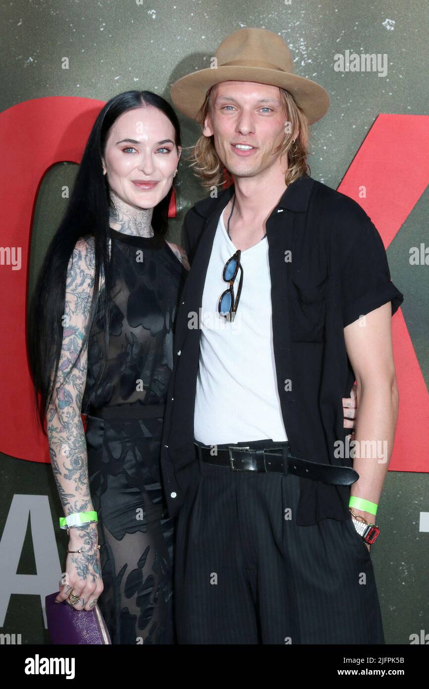 Jamie Campbell Bower Hot