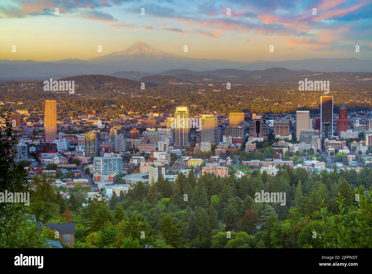 Portland city downtown skyline cityscape of Oregon, in USA at sunset ...