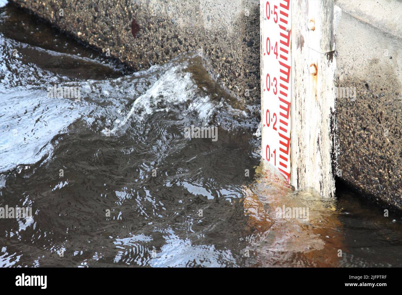 Water level indicator hi-res stock photography and images - Alamy