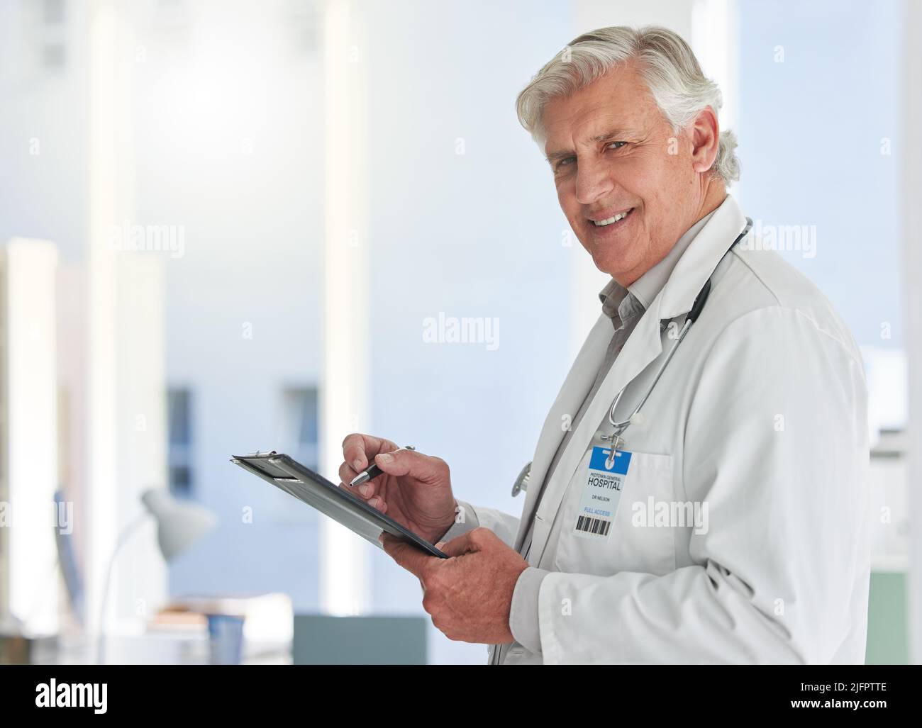 Doctor know all hi-res stock photography and images - Alamy