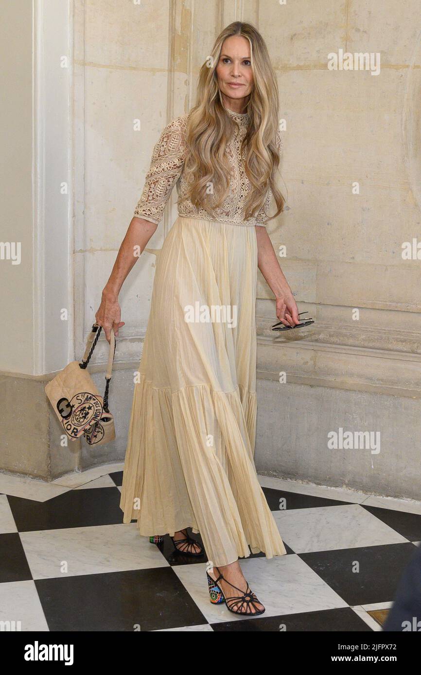 Elle Macpherson 2022