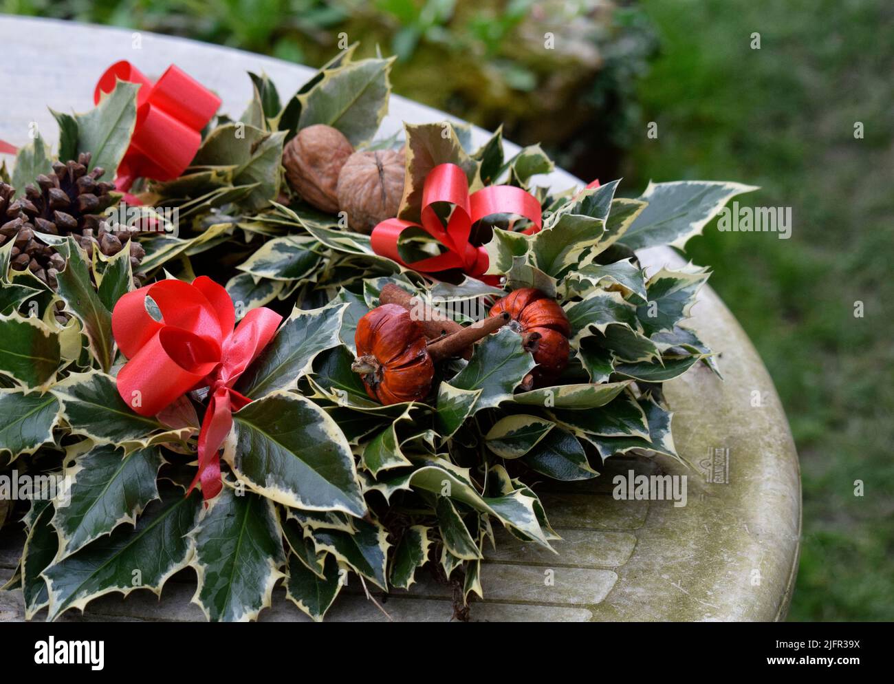 Holly wreath festival hi-res stock photography and images - Alamy