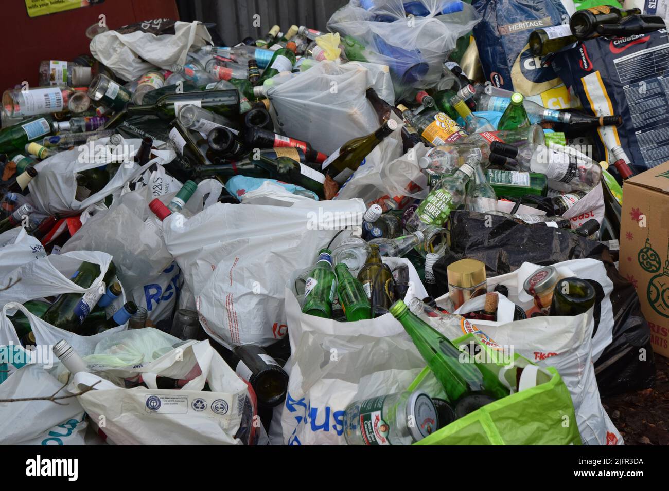 Empty alcohol bottles hi-res stock photography and images - Alamy