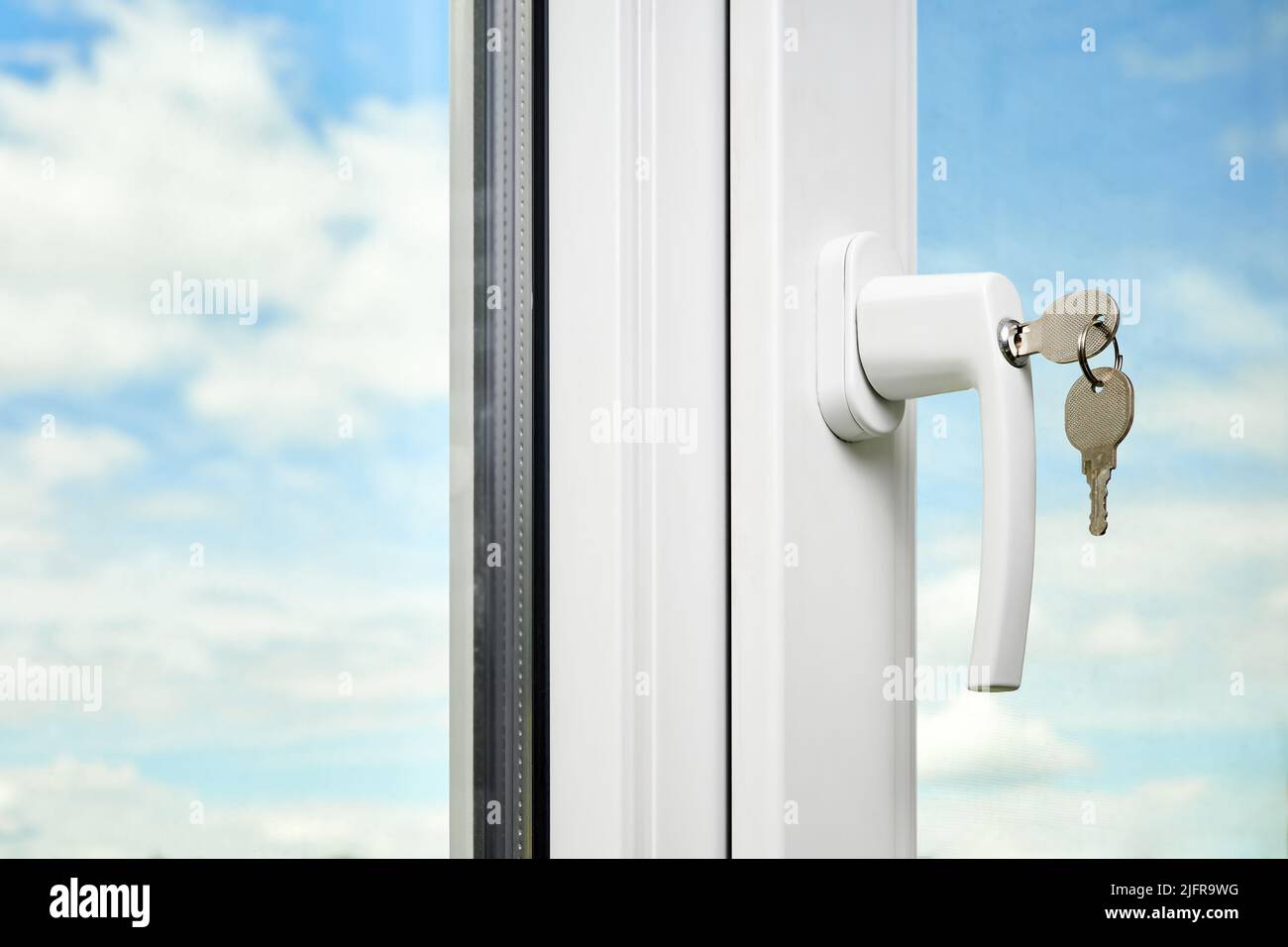 Keyhole windows hi-res stock photography and images - Alamy