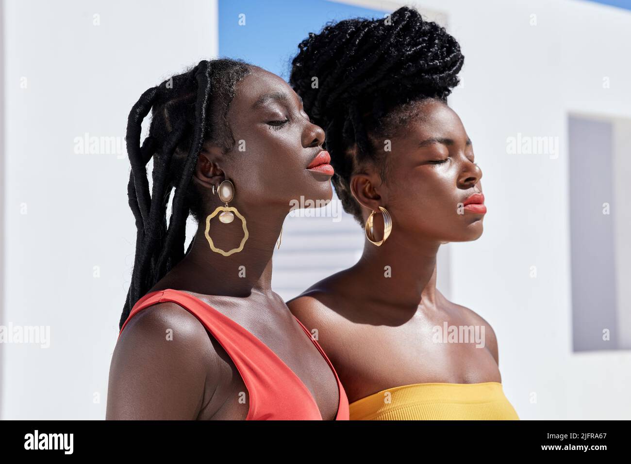 Two colour eyes hi-res stock photography and images - Alamy