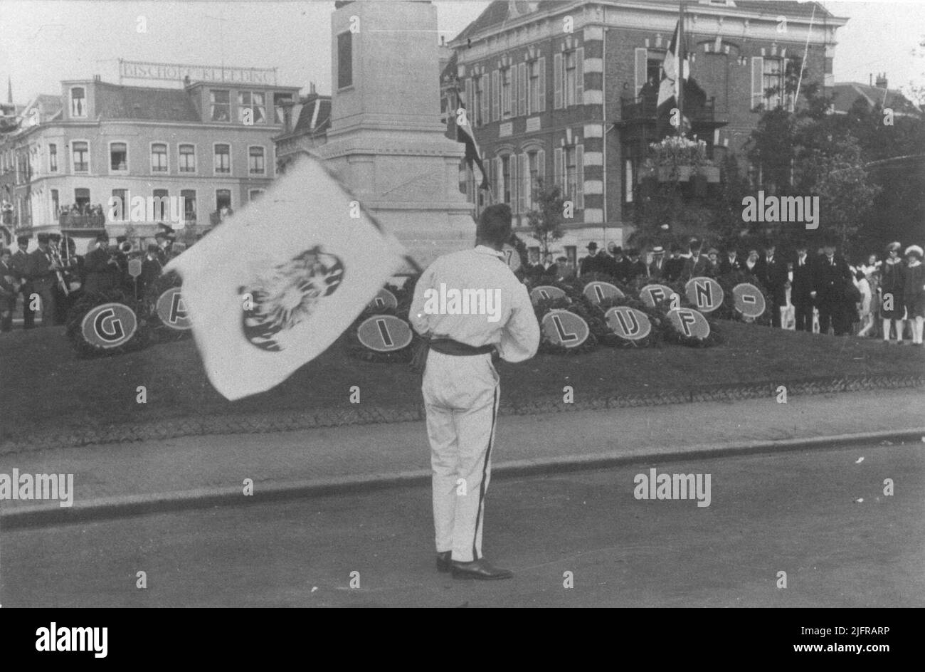 Monument in honor people Black and White Stock Photos & Images - Alamy