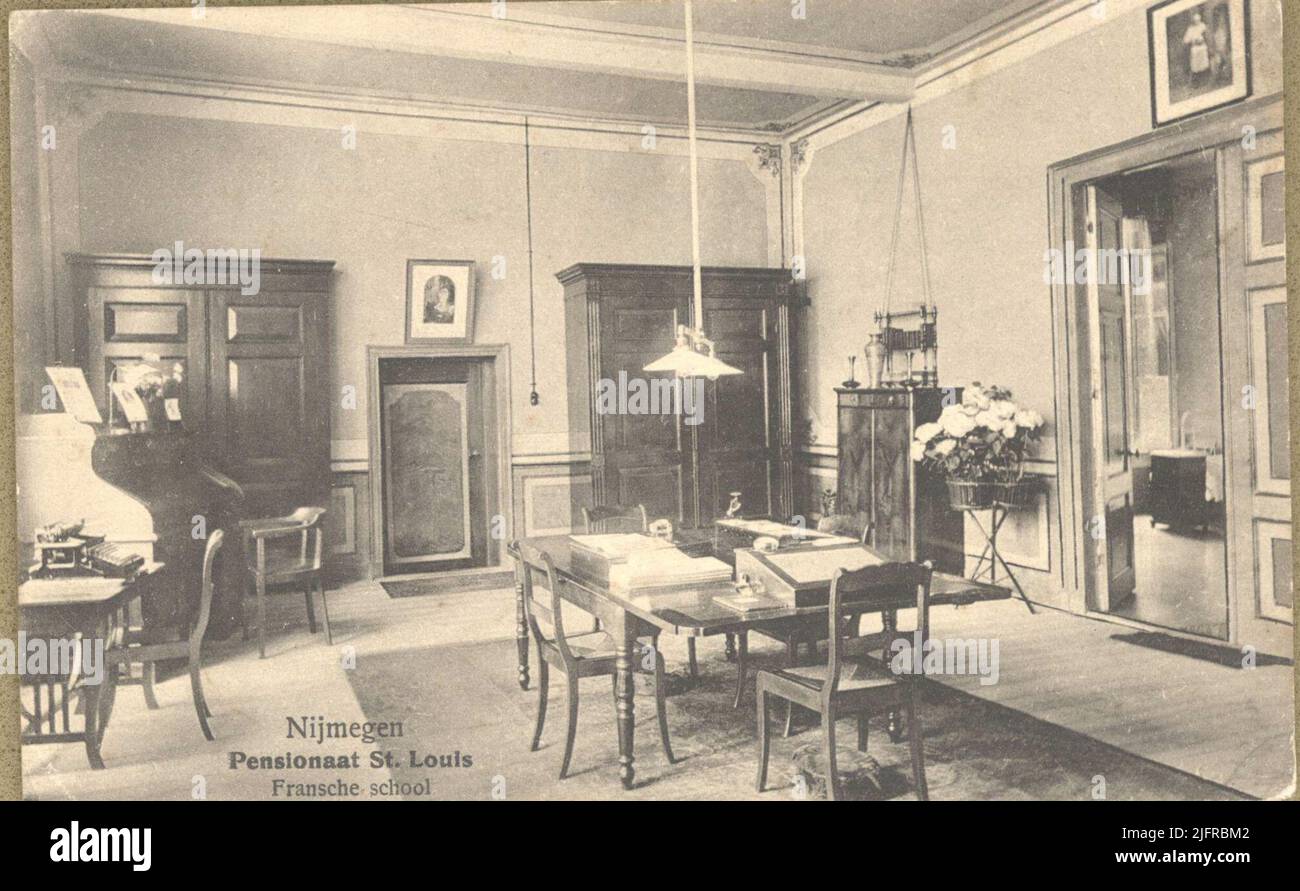 Boarding house interior hi-res stock photography and images - Alamy