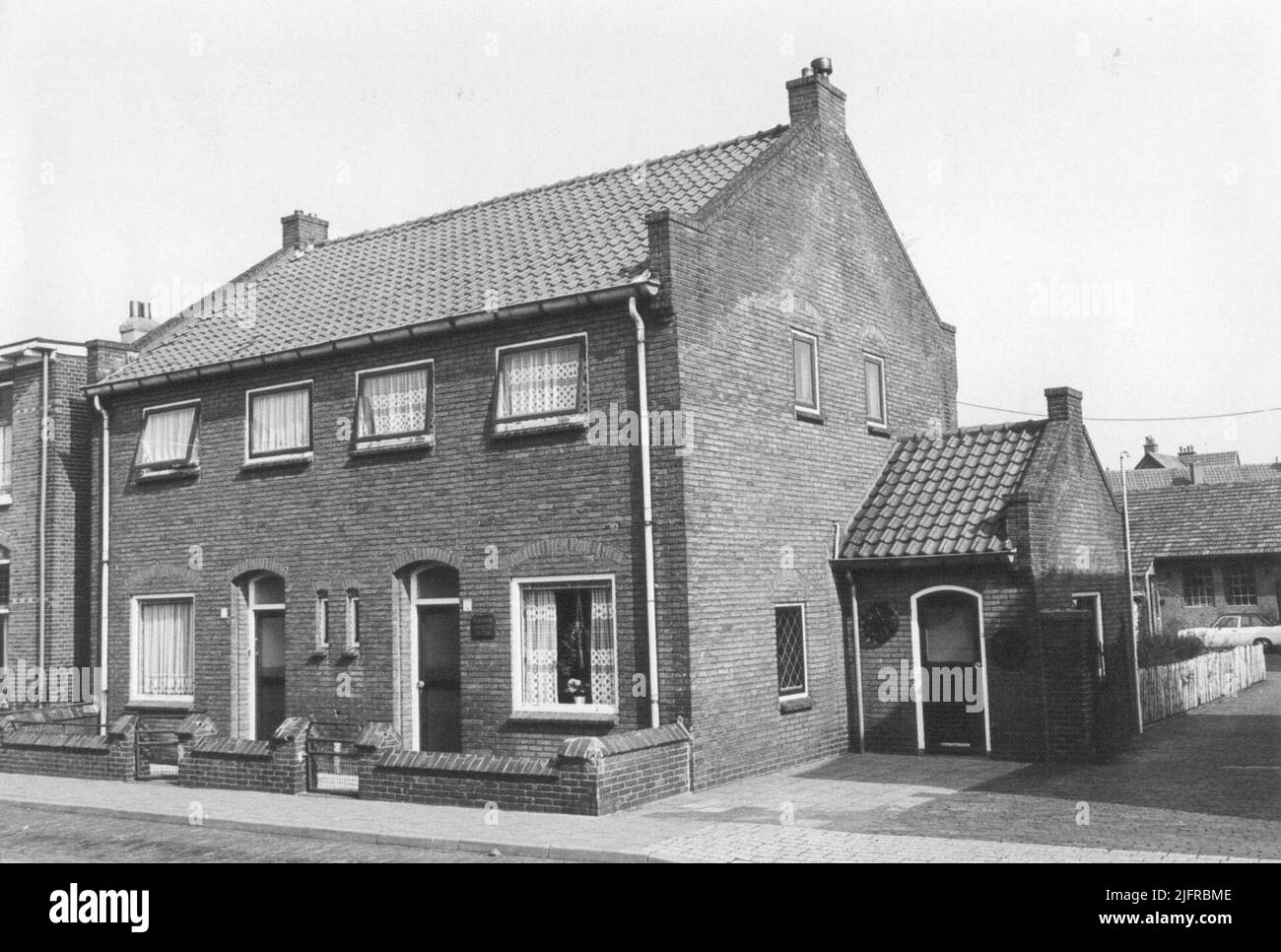 A block of two houses Stock Photo - Alamy