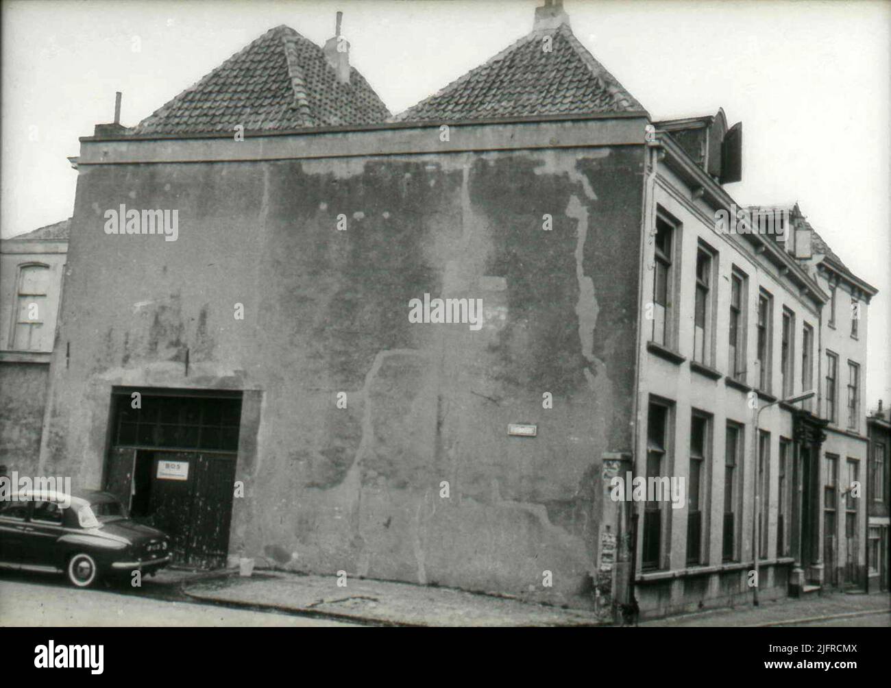 The Hof van Batenburg shortly before the demolition. On the left the ...