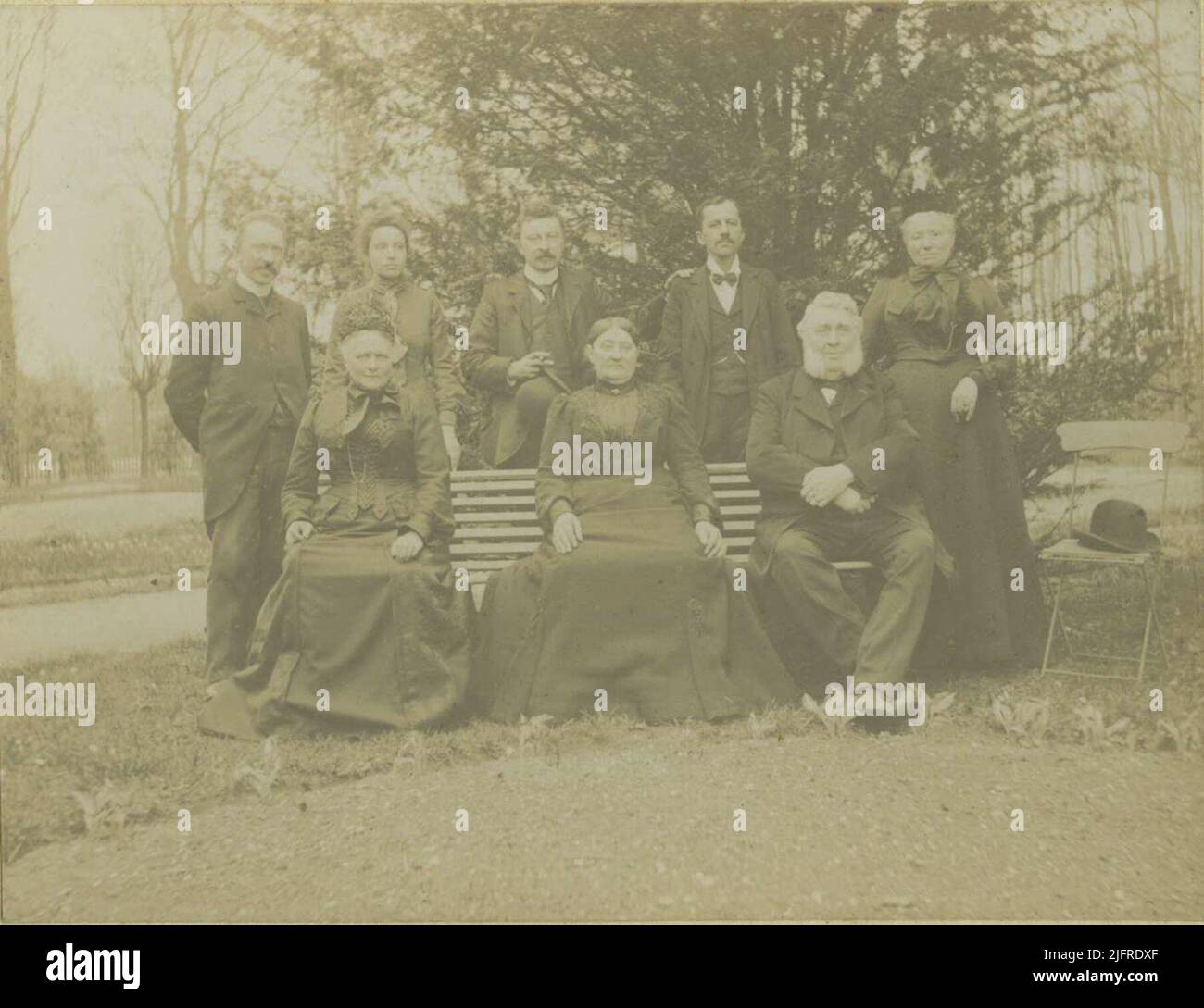 Group photo of unknown family Stock Photo - Alamy