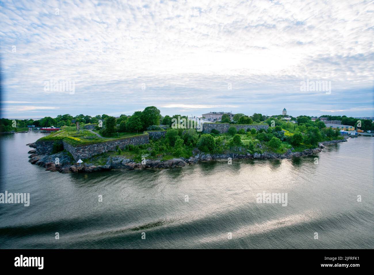Suomenlinna: UNESCO site: fortress with cannons, tunnels, shipyard ...