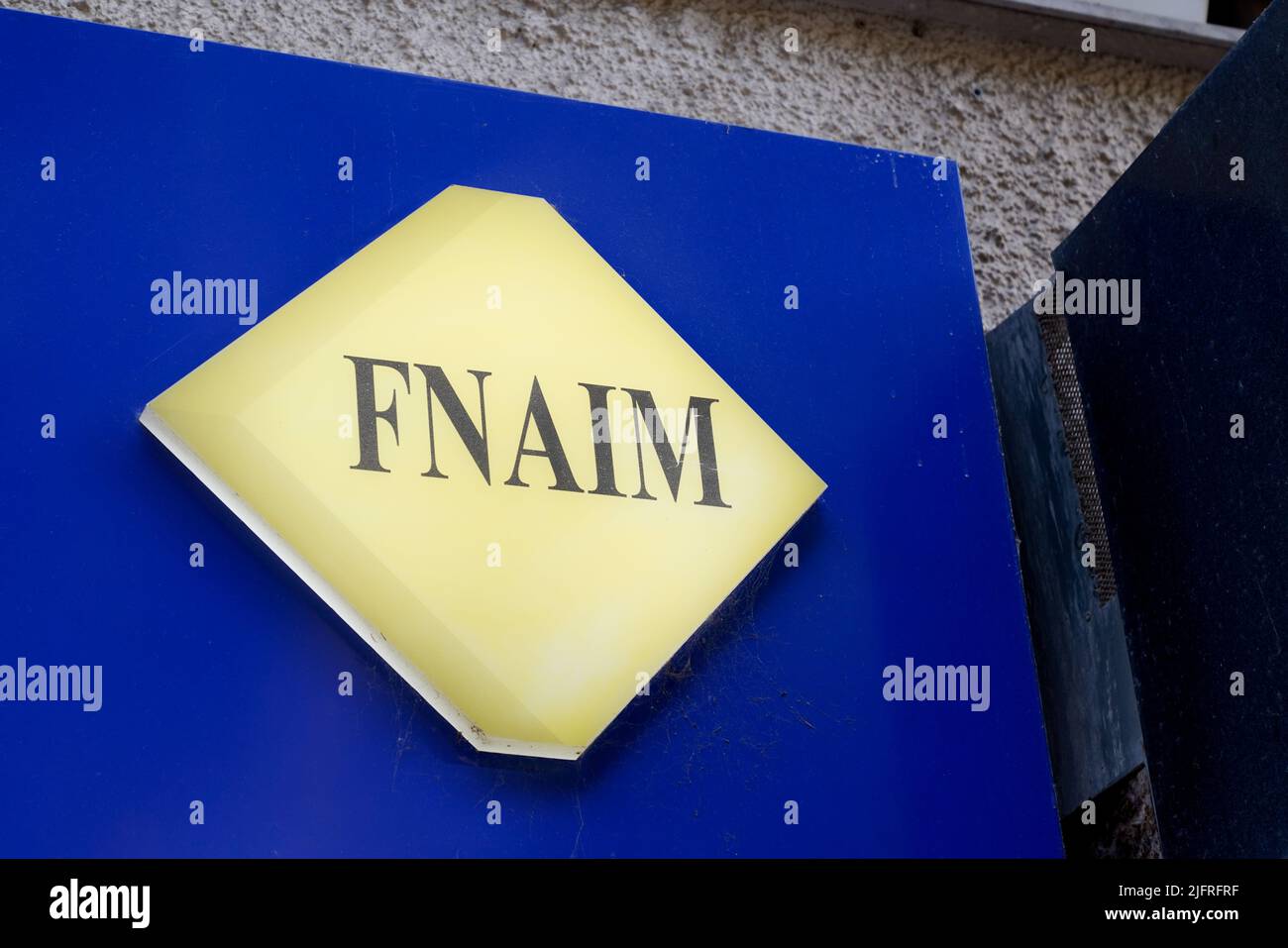 Bordeaux , Aquitaine France - 06 15 2022 : fnaim logo yellow brand ...