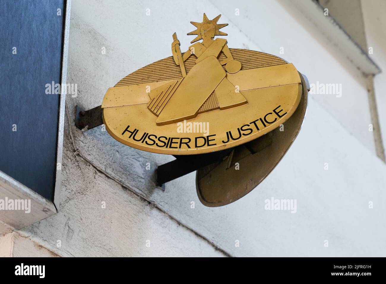 Marianne Huissier Logo Maître Léonie TRIMBOUR – Commissaire De