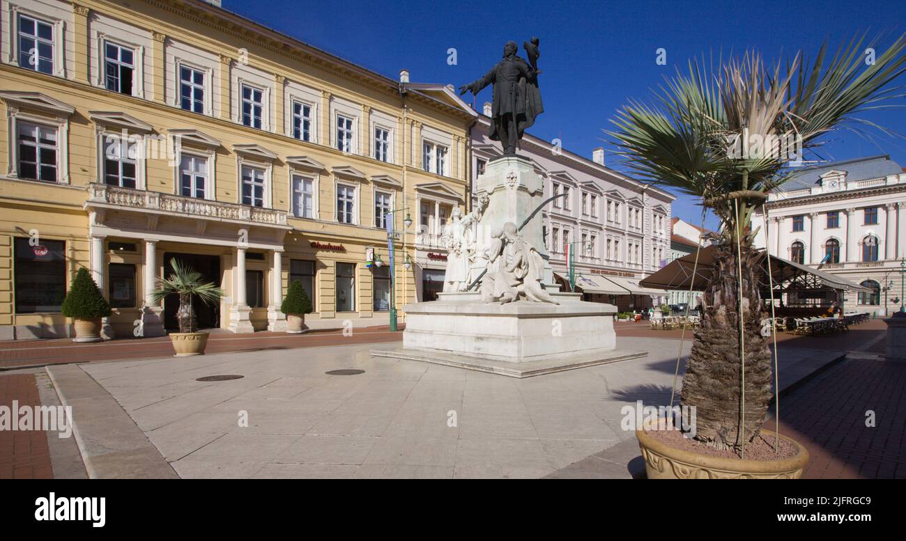 Hungary, Szeged, Klauzal Square, Lajos Kossuth statue Stock Photo - Alamy