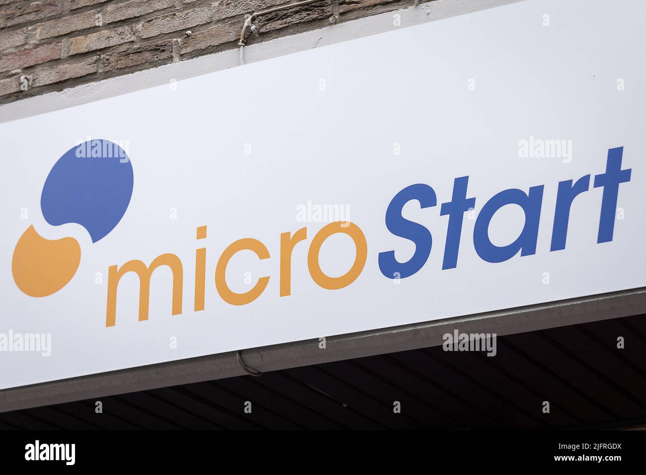 Microstart hi-res stock photography and images - Alamy
