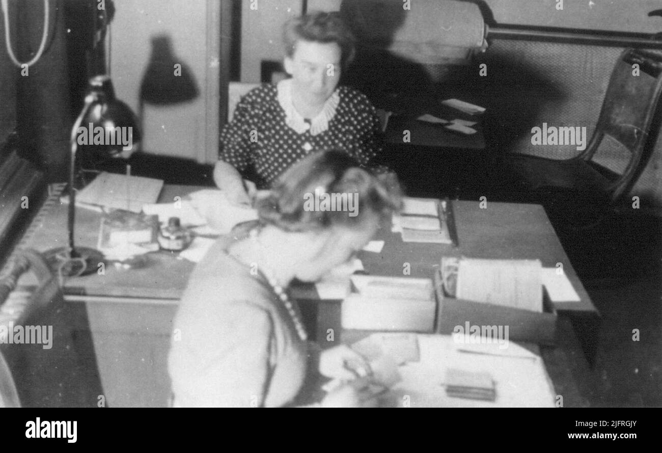 Administrative staff Black and White Stock Photos & Images - Alamy