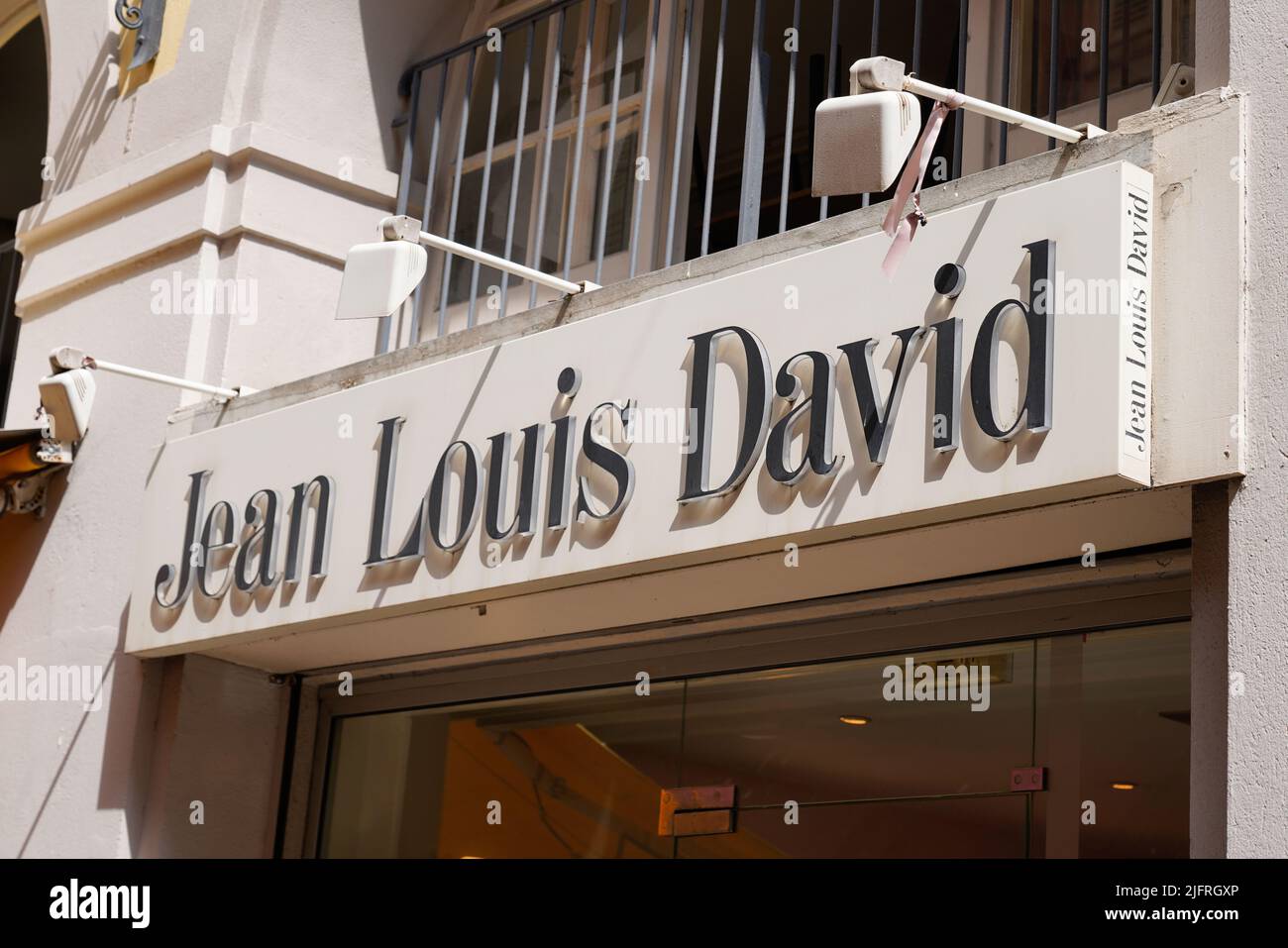 French hair salon signage hi-res stock photography and images - Alamy