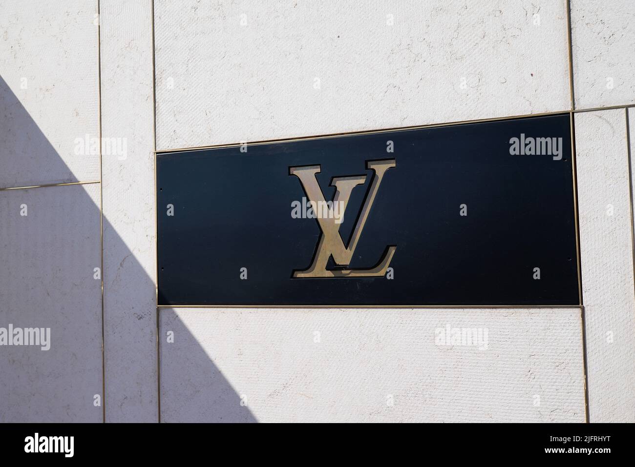 Louis vuitton luggage vintage hi-res stock photography and images - Alamy