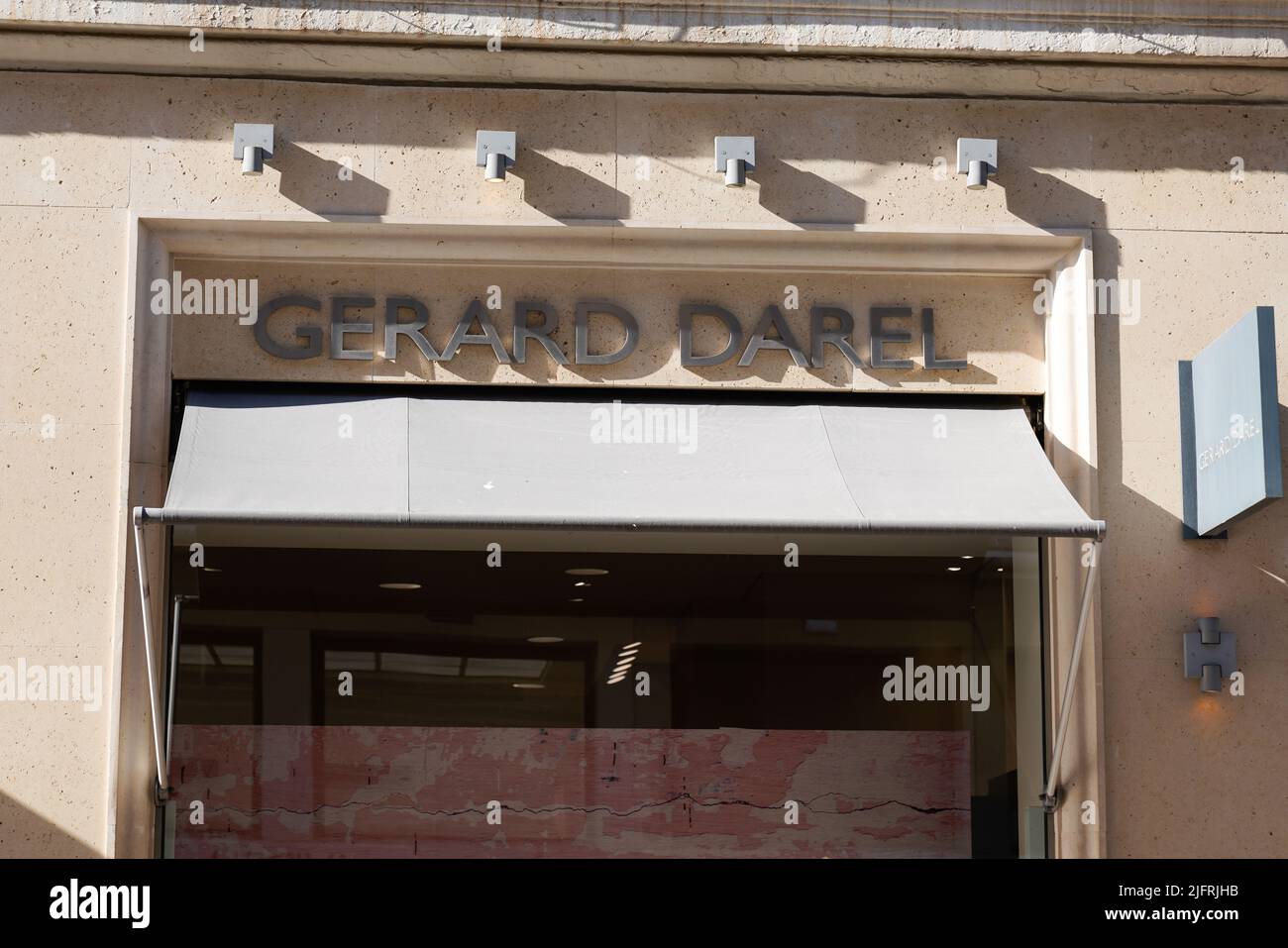 Bordeaux , Aquitaine France - 06 12 2022 : Gerard Darel logo brand and ...