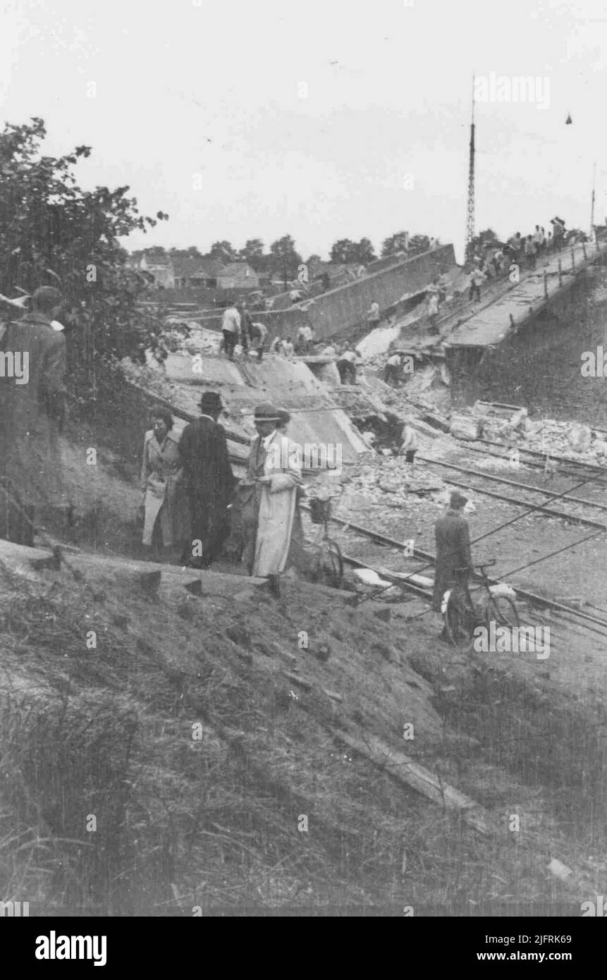 Destroyed structure Black and White Stock Photos & Images - Alamy