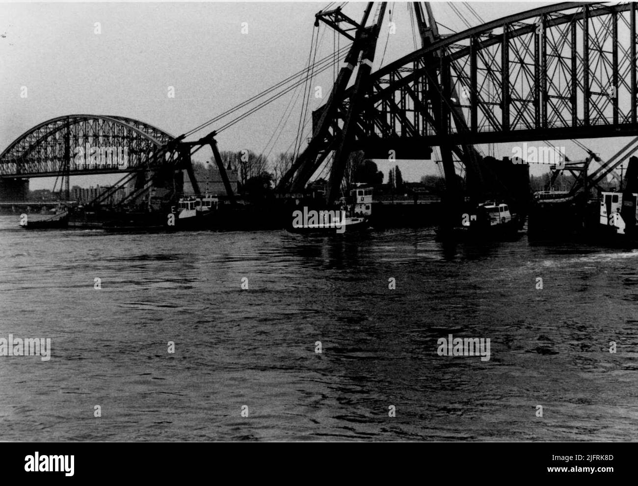 Construction/modernization of the railway bridge. Replacement of two of ...