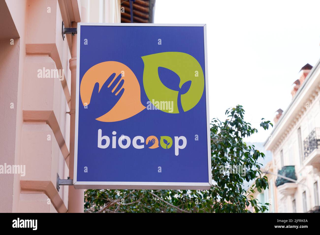 Bordeaux , Aquitaine France - 06 10 2022 : Biocoop logo brand and text ...