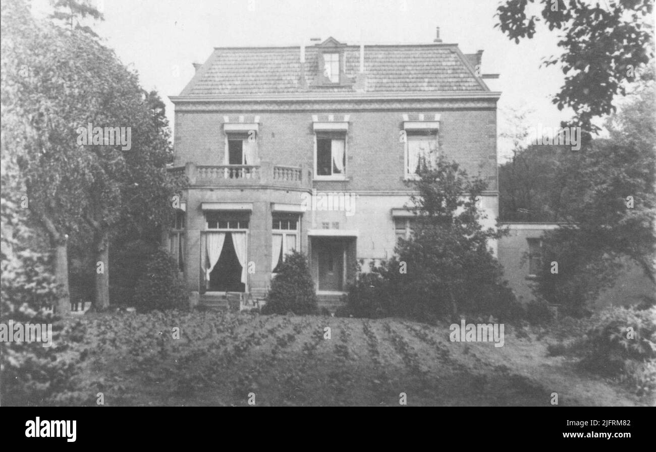 Historic stone building large Black and White Stock Photos & Images - Alamy