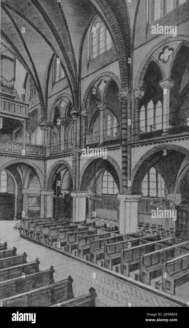 Interior building columns arches Black and White Stock Photos & Images ...