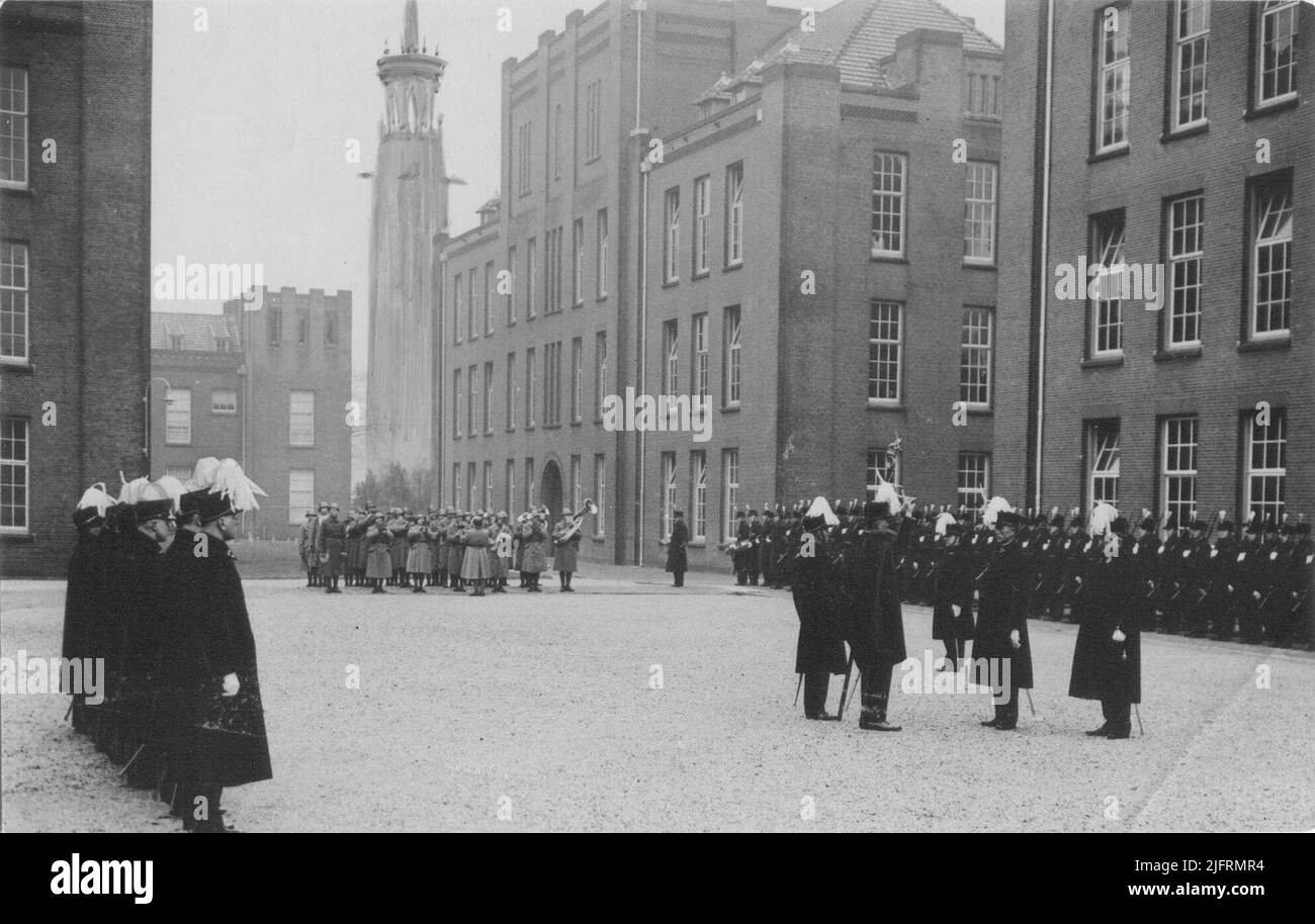 Colonial officials Black and White Stock Photos & Images - Alamy