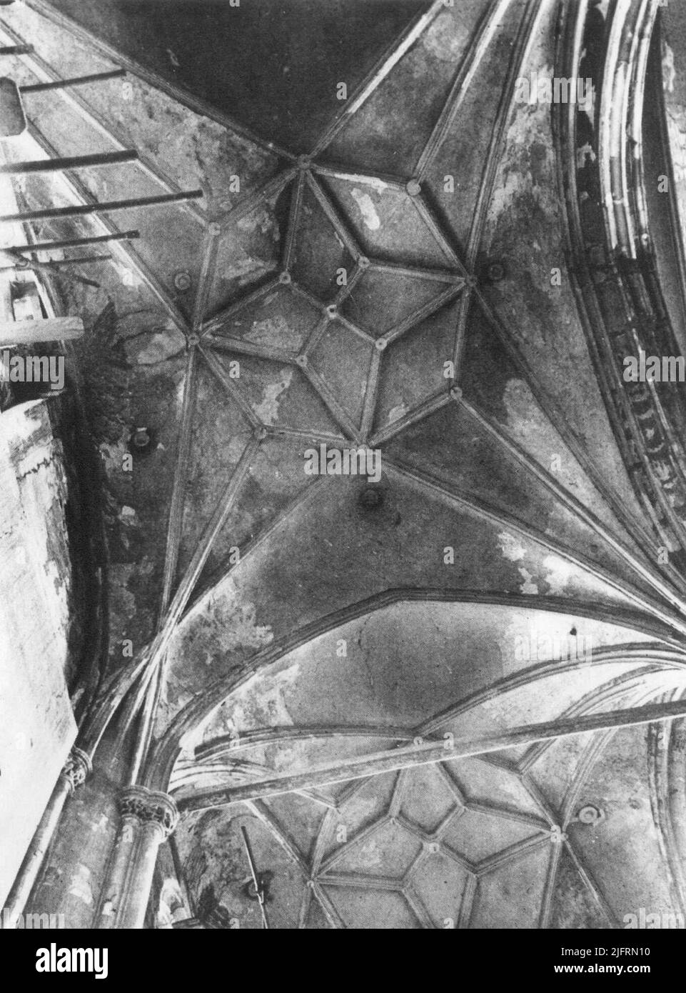 Vaults building Black and White Stock Photos & Images - Alamy