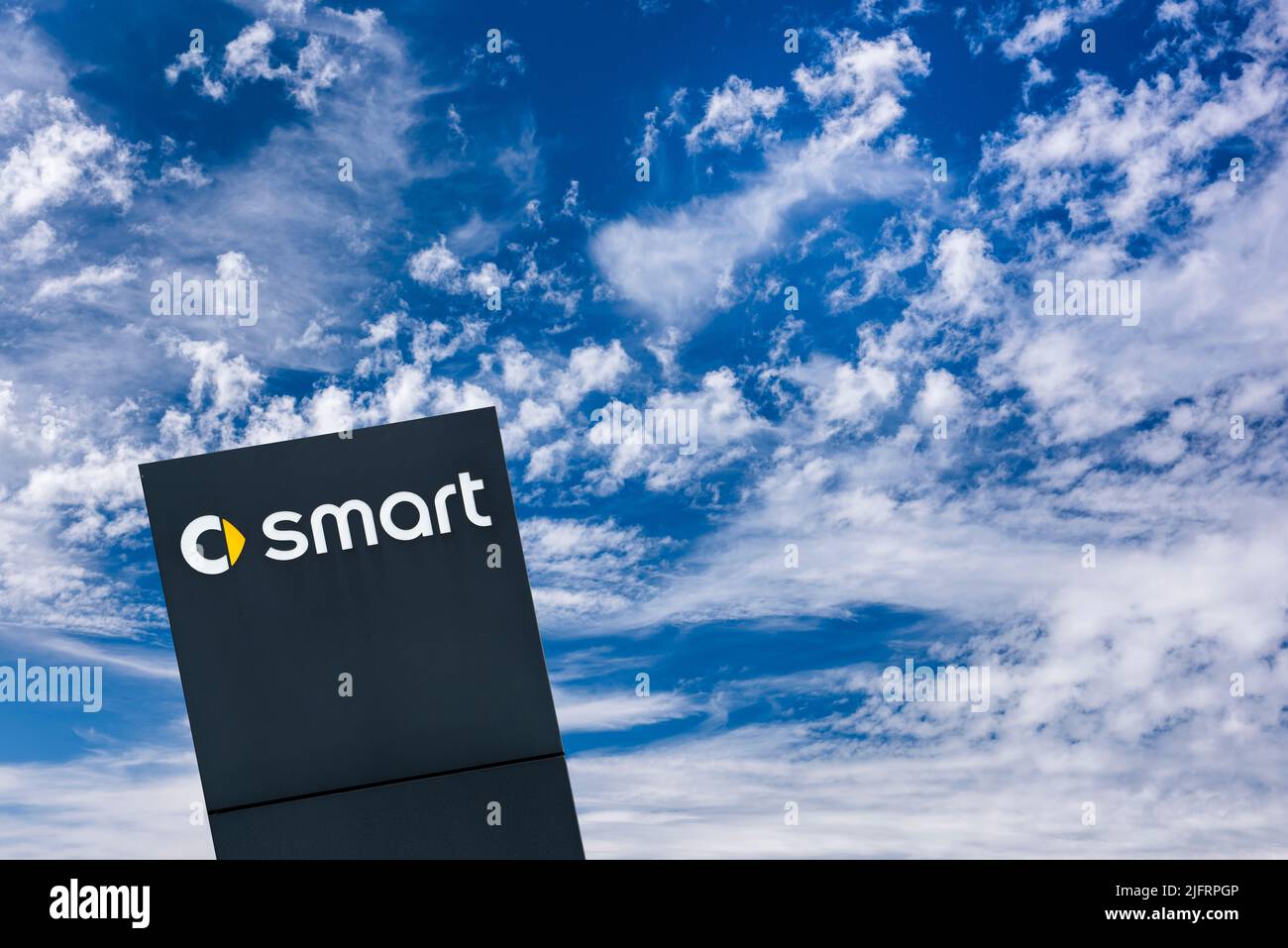 Werbe- und Firmanschild der Firma Smart Stock Photo - Alamy