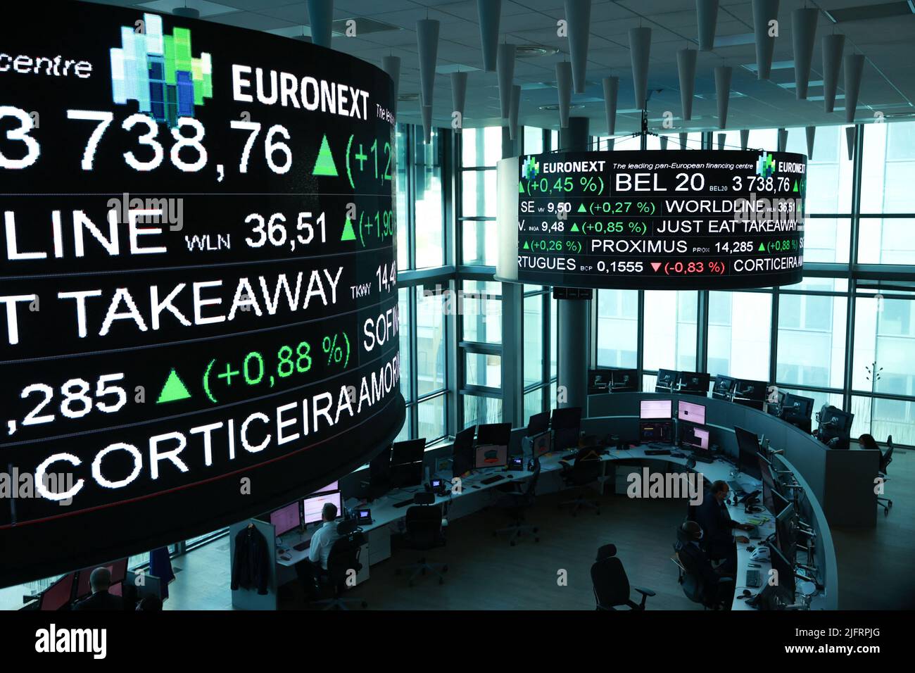 Trading room paris hi-res stock photography and images - Alamy